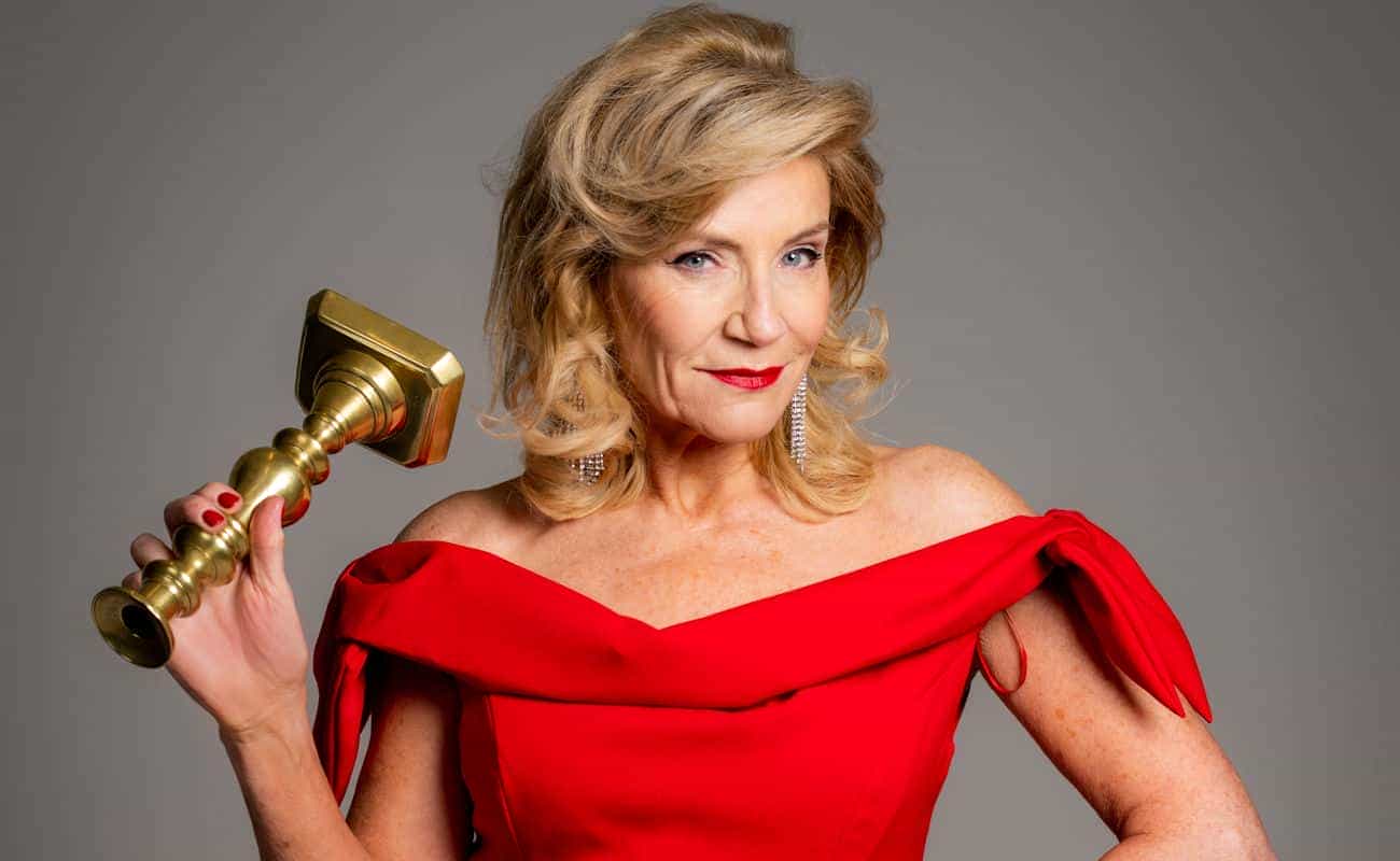 Michelle Collins to star as Miss Scarlet in UK tour of new play Cluedo ...